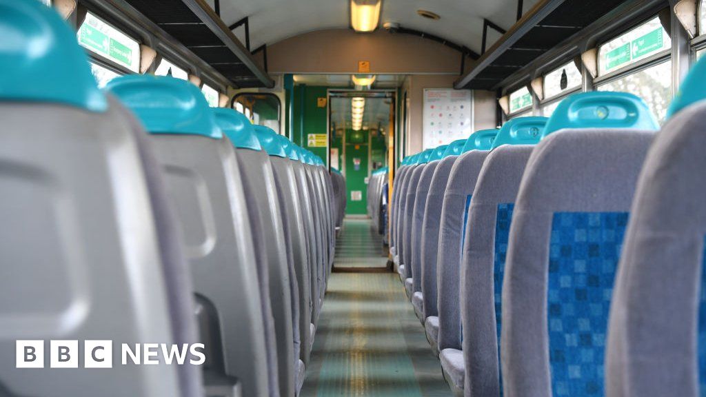 Covid: 'Urgent change' needed to get people back on trains