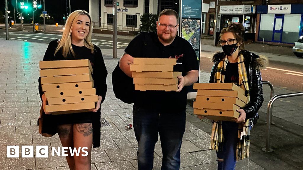 Fareham man uses pub app to help feed the homeless - BBC News