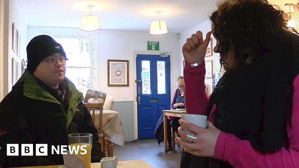 Hampshire town is 'first in world to be Makaton friendly' - BBC News