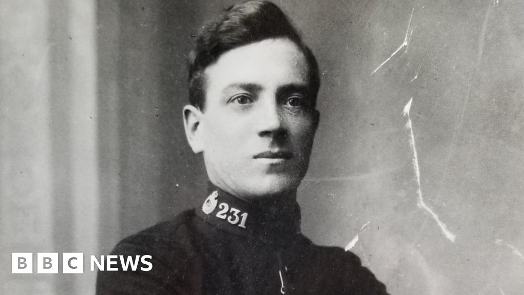 Family to tell first penicillin patient's story at conference - BBC News