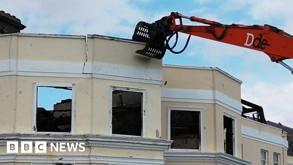 Brighton hotel fire: Partial demolition of Royal Albion Hotel underway ...