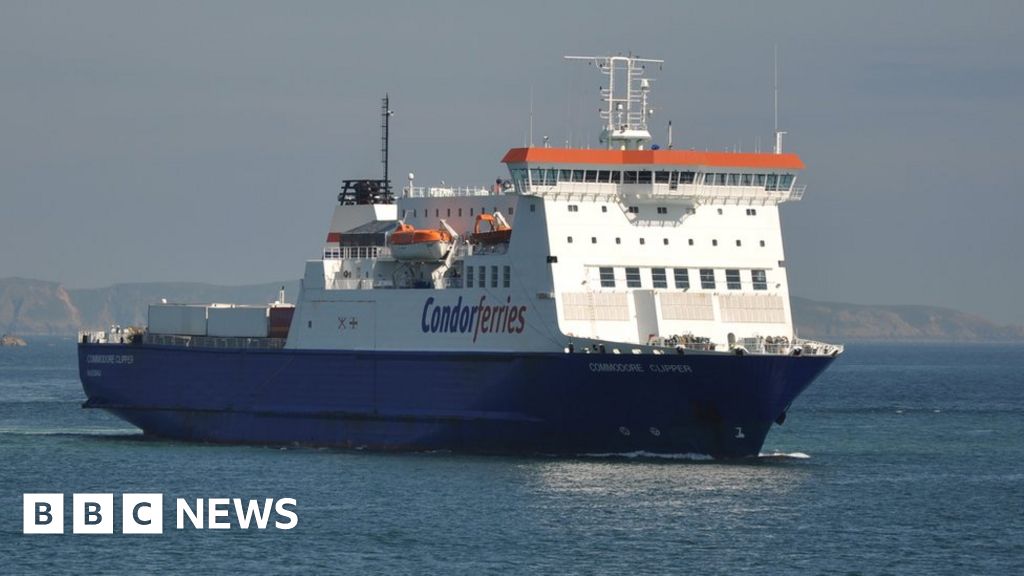 Condor Ferries' Clipper damaged in mid-channel - BBC News