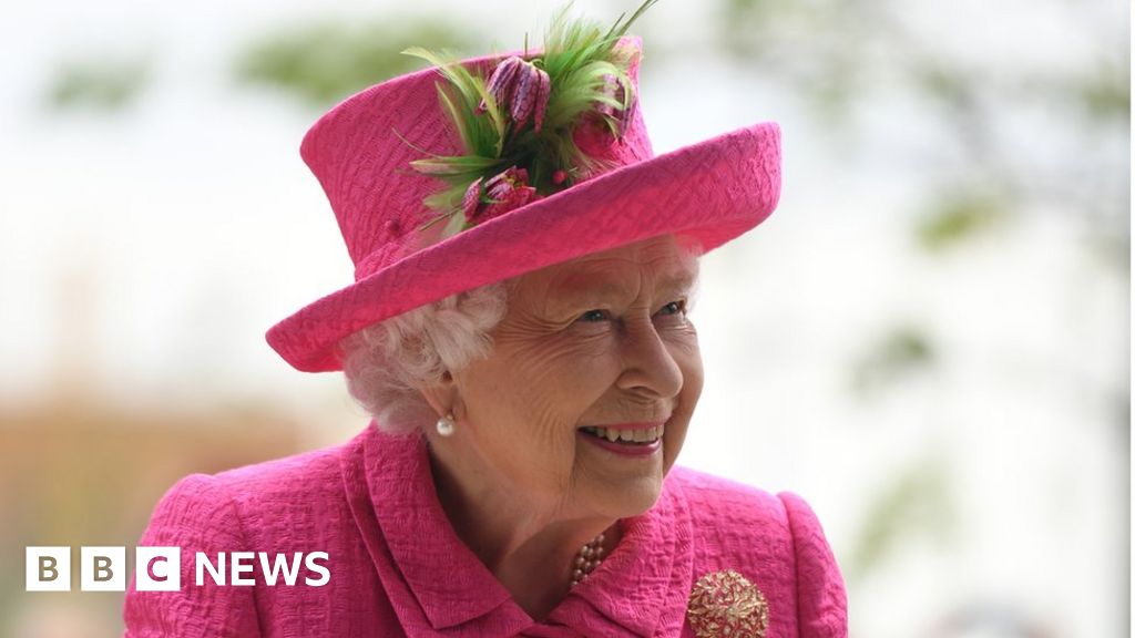 Queen Elizabeth II: Lord-lieutenant leads tributes in Cambridgeshire ...