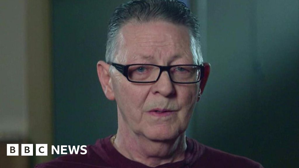 Greenock family's decades long struggle to find each other - BBC News