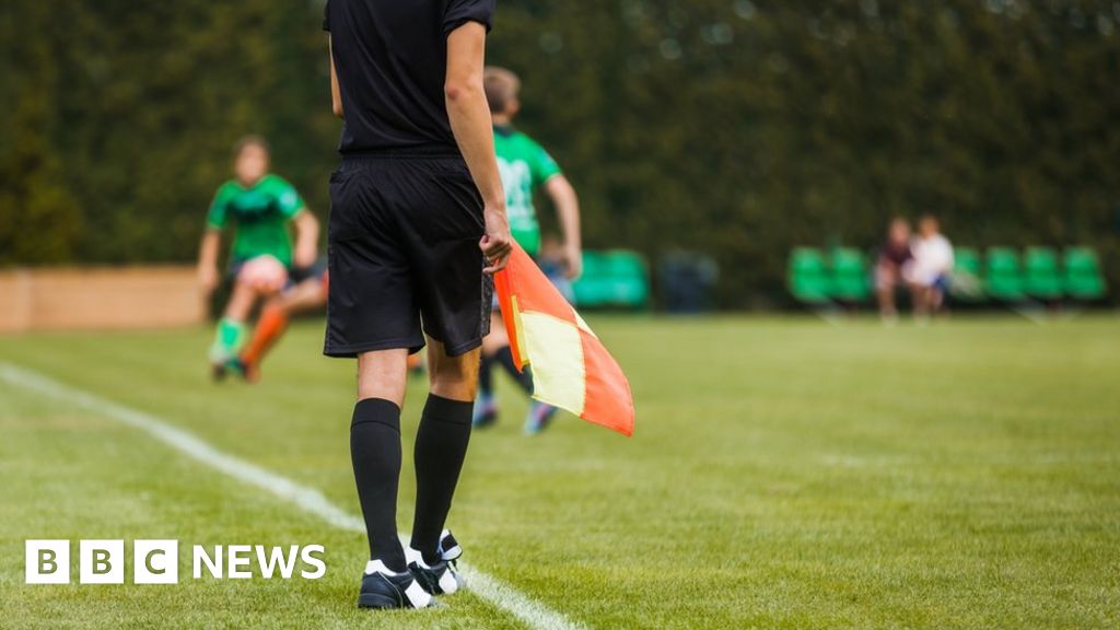 Teenage football referee verbally abused at under-12s match - BBC News