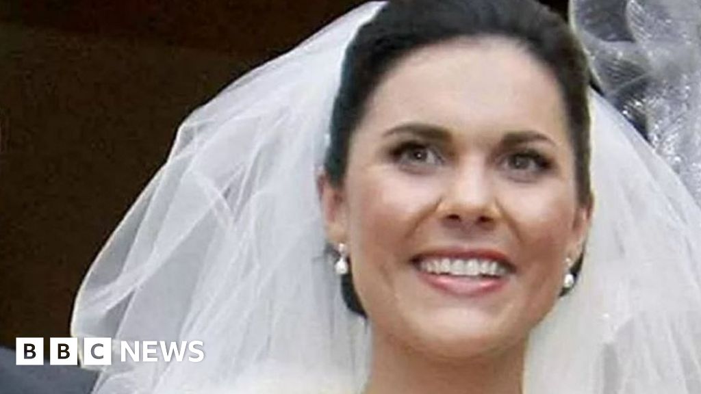 Michaela McAreavey: Cian Jones pleads guilty over mocking chant - BBC News