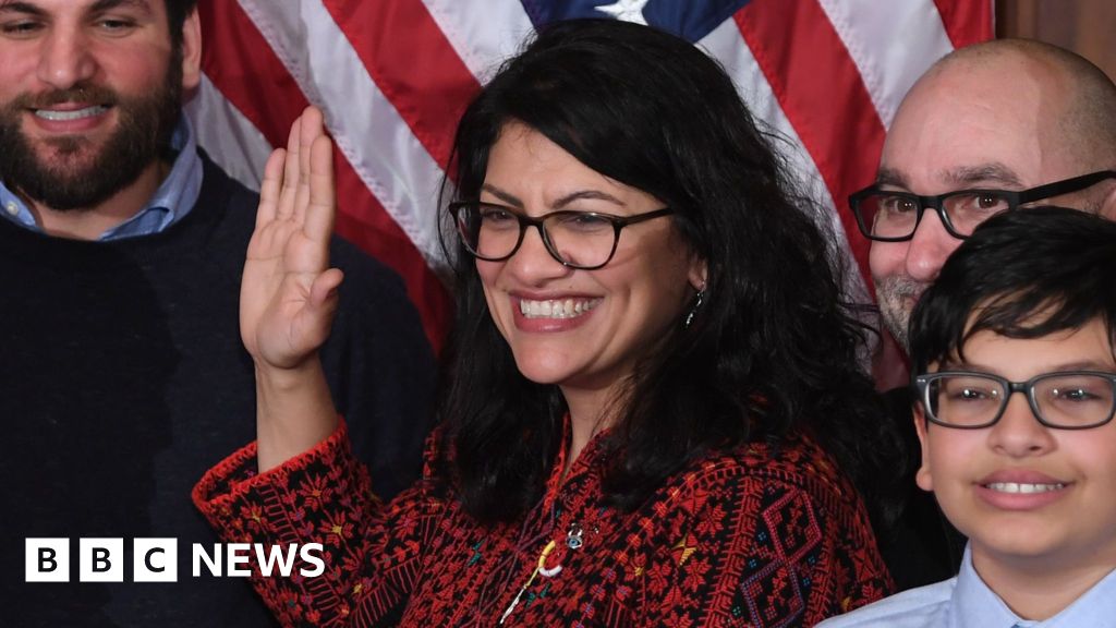 Rashida Tlaib: Congresswoman's Trump profanity sparks furore - BBC News