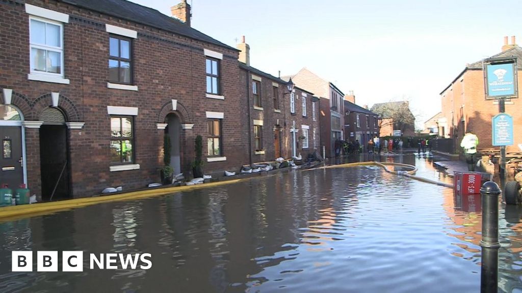 Floods: Lancashire MP urges review of house building - BBC News