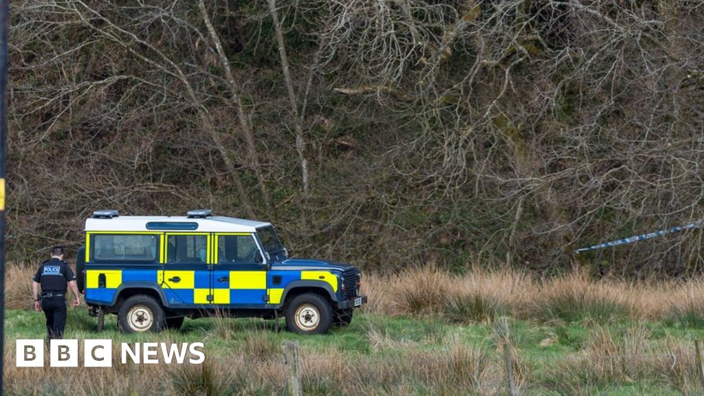 Man's death on banks of River Isla 'unexplained' - BBC News