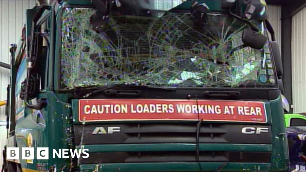 Key points: The Glasgow bin lorry crash report at-a-glance - BBC News