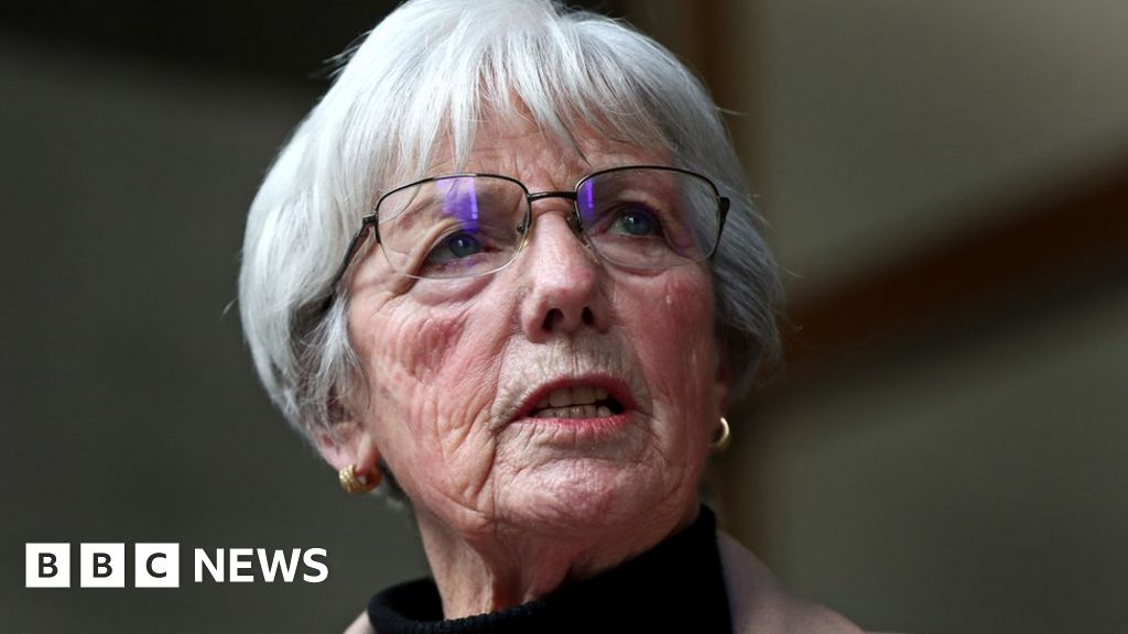 Judges urged to quash Helen McCourt killer's parole - BBC News