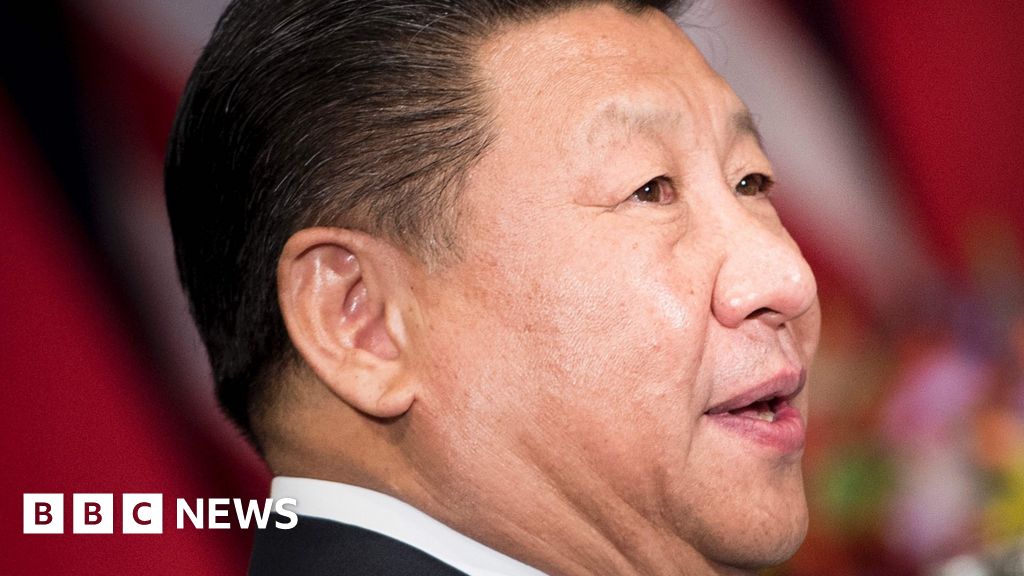 China's Xi tells Cy Leung to uphold Hong Kong unity - BBC News