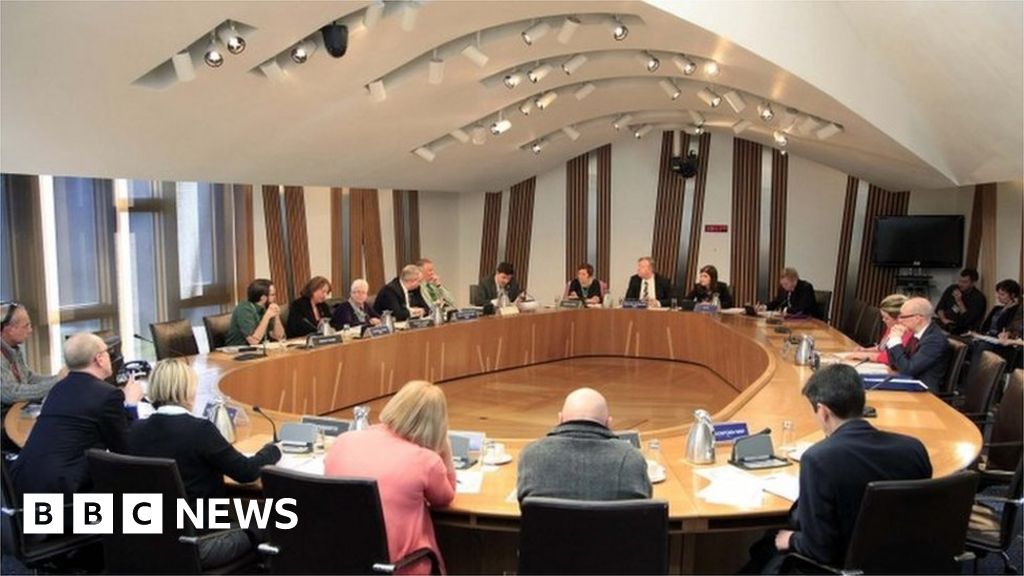 SNP to chair eight of Holyrood's 15 committees - BBC News