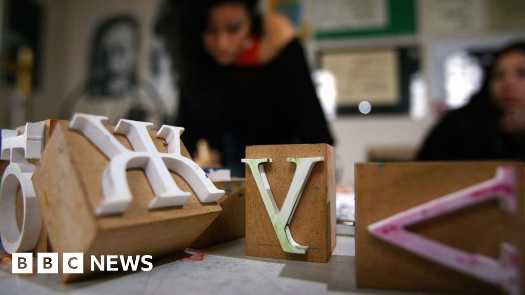 Bulgarians tweeting in Cyrillic confused for Russian bots