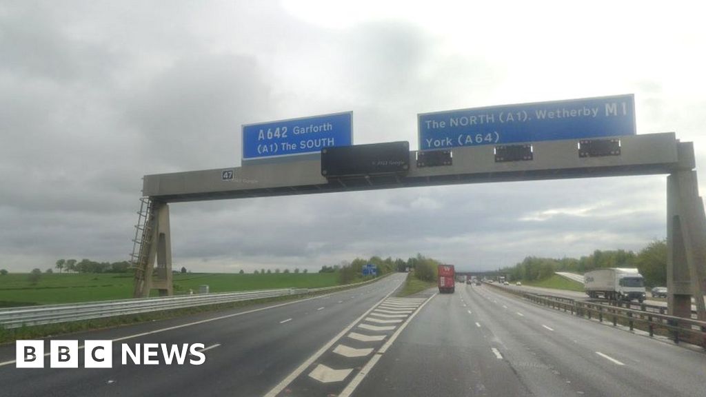 M1 crash: Motorway reopens after multi-vehicle collision - BBC News