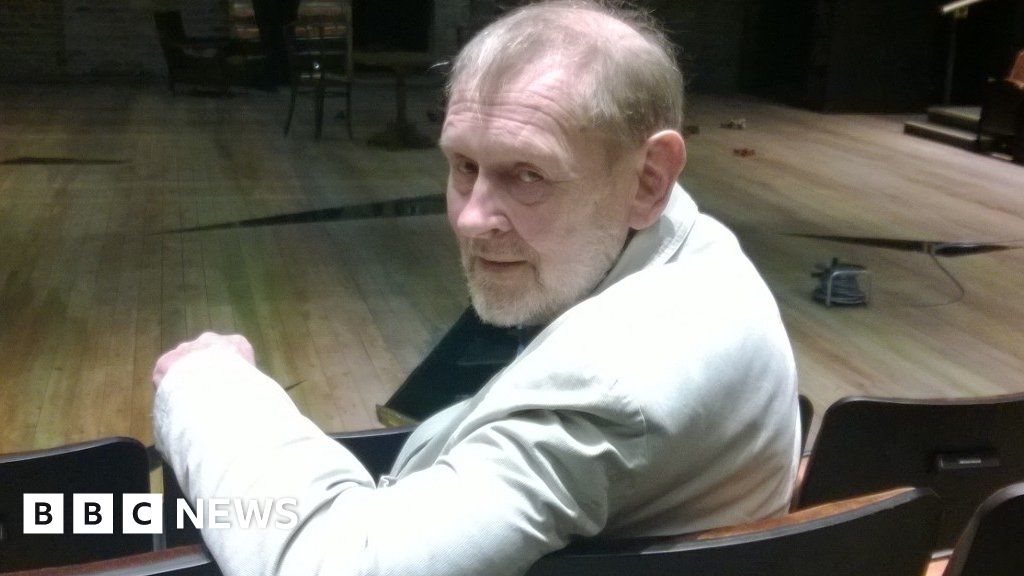 Alan Dossor, Liverpool Everyman boss during 70s heyday, dies - BBC News