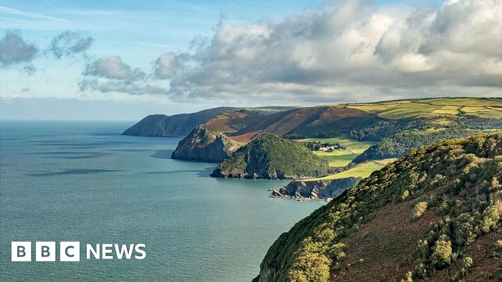 Photographers showcase beauty of Exmoor National Park - BBC News
