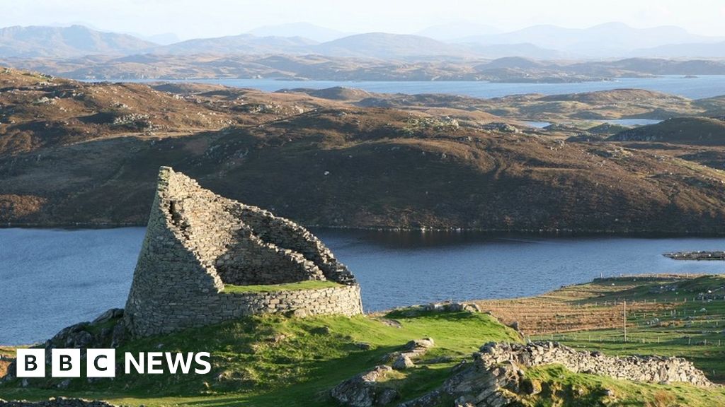 Archaeology worth £4m to Western Isles' economy - BBC News