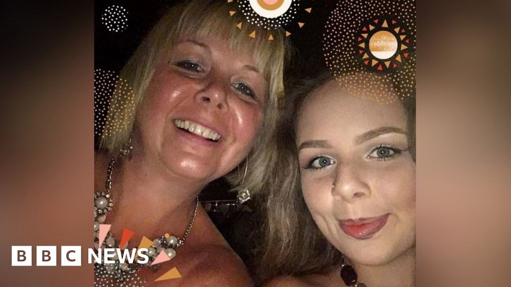 Eleanor Williams: Mum donates funds raised for rape fantasist