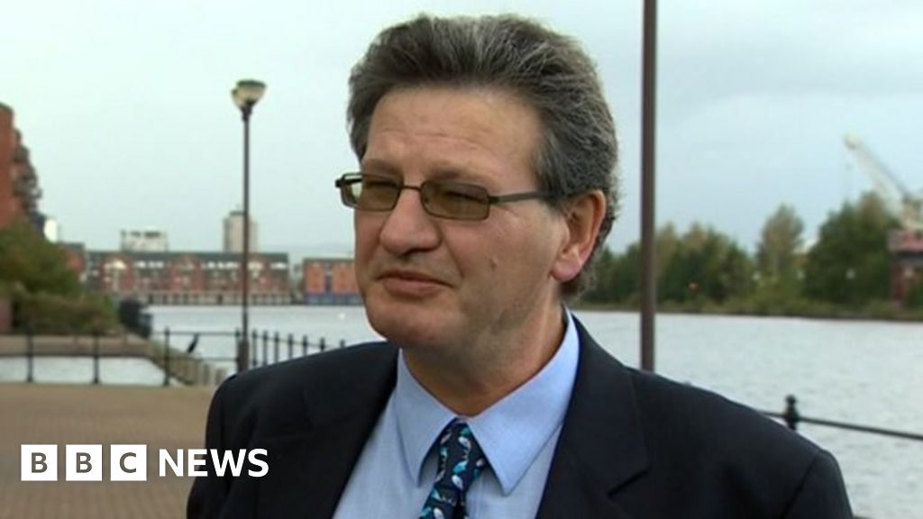 Ex-deputy leader Ralph Cook attacks Cardiff council and resigns - BBC News