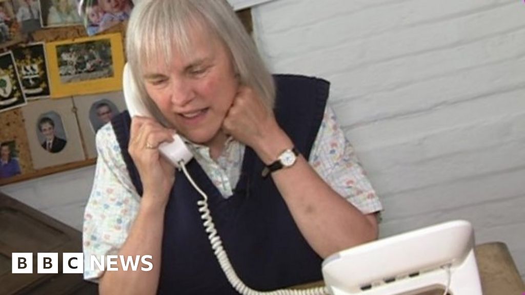 Called 30 times an hour after phone scammers hijack number