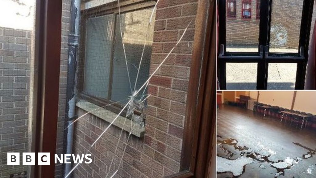 Benwell food bank featured in I, Daniel Blake film reopens - BBC News