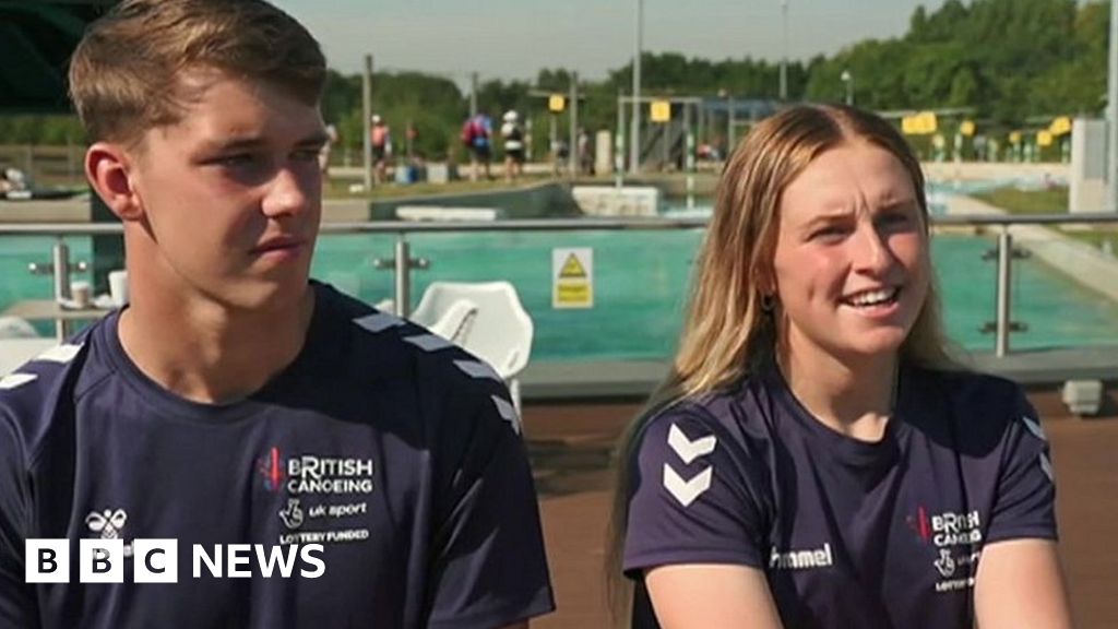 Canoe Slalom World Championships: Locals inspired by Lee Valley - BBC News