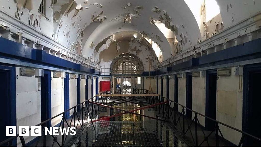Gloucester prison tours offering glimpse inside the old site - BBC News