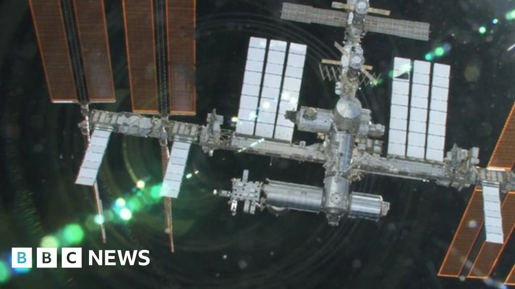 15 years of astronauts on the International Space Station - BBC News