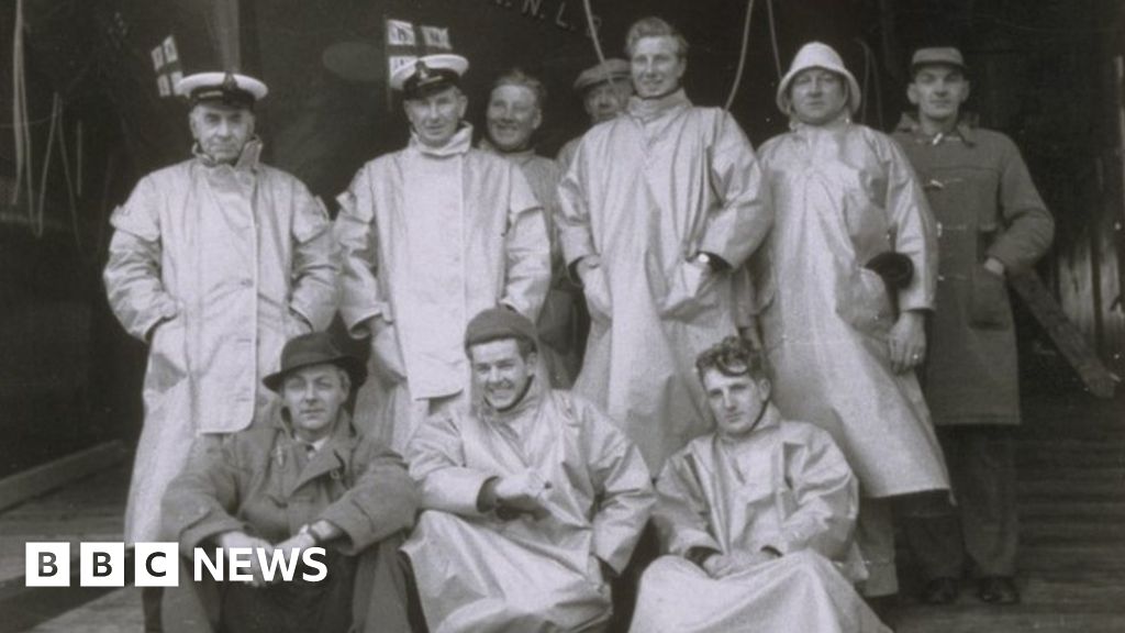Longhope lifeboat crew remembered 50 years on - BBC News