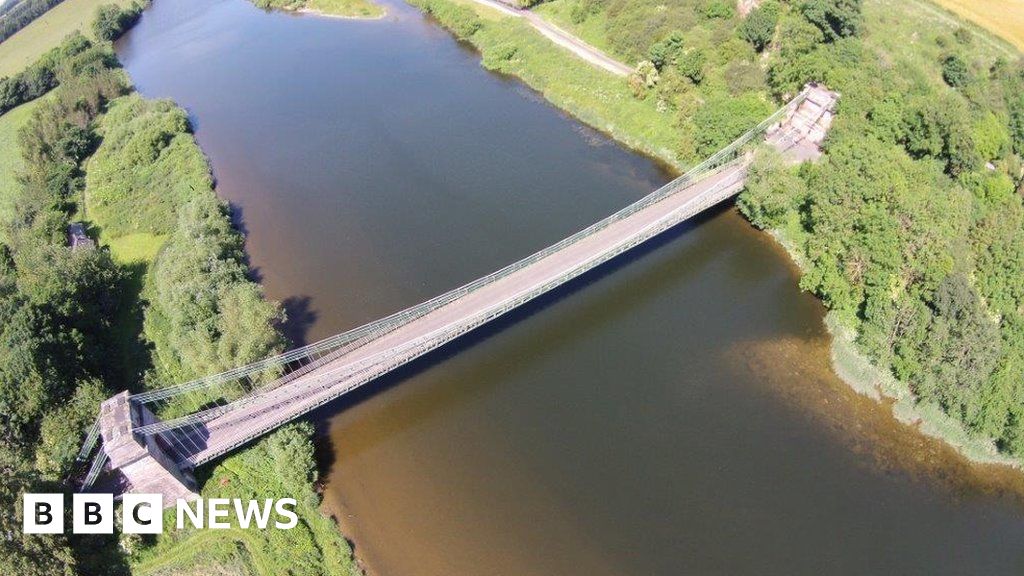 Union Chain Bridge funding delay warning - BBC News