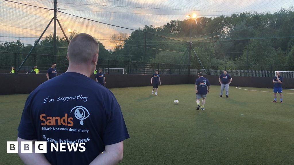 Sands United: NI's first football team for bereaved dads - BBC News