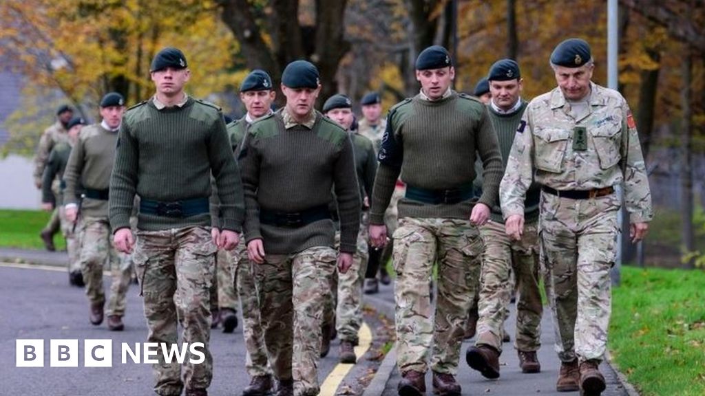 Army called in to transport vital NHS staff to hospitals - BBC News
