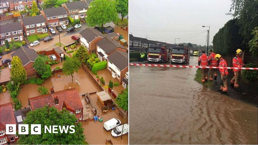 Flash floods strike Poynton, Disley and Stockport - BBC News