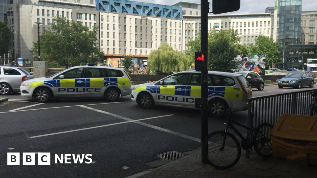 Three arrested after Bristol bomb scare - BBC News