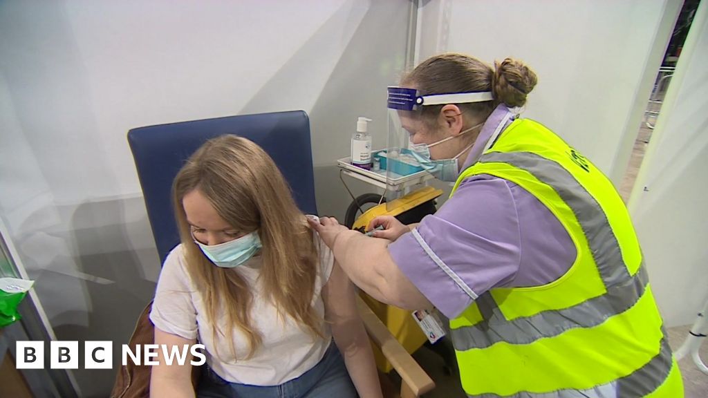 Covid-19: England gets third jab as Moderna rollout begins Covid-19: England gets third jab as Moderna rollout begins