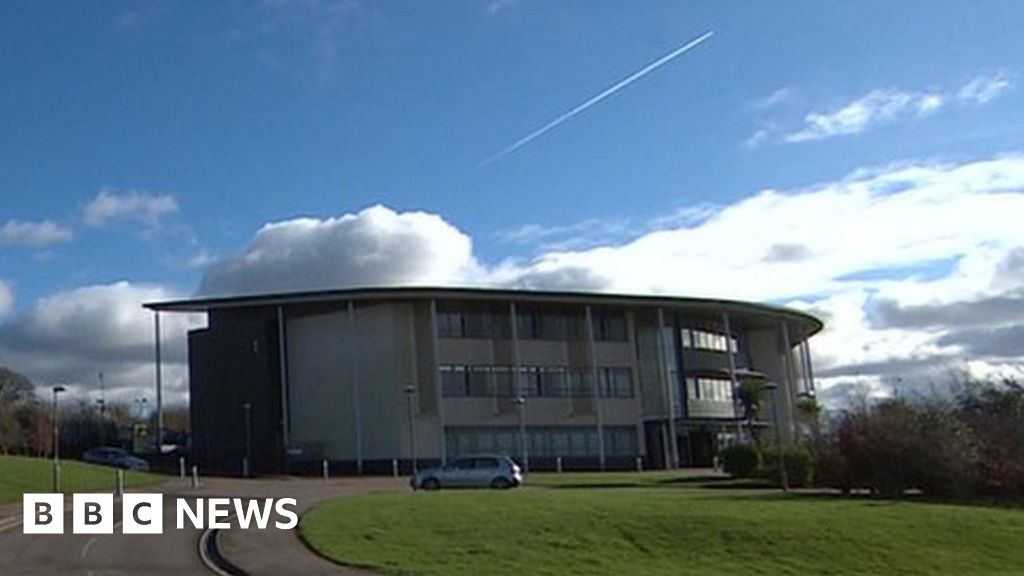 Bodmin £8m police station closed as gales damage roof - BBC News
