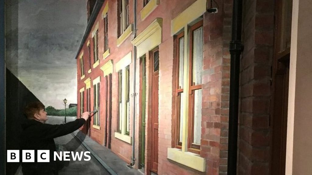 Sheila Graber museum wall mural repainted almost 30 years on - BBC News