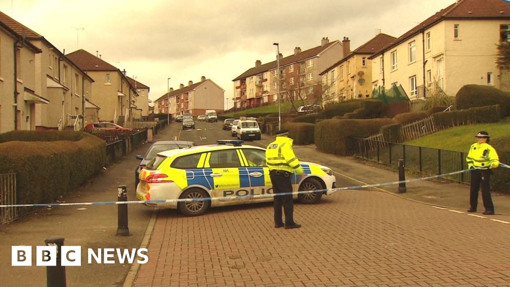 Detectives give details of suspect after shooting in Springburn - BBC News