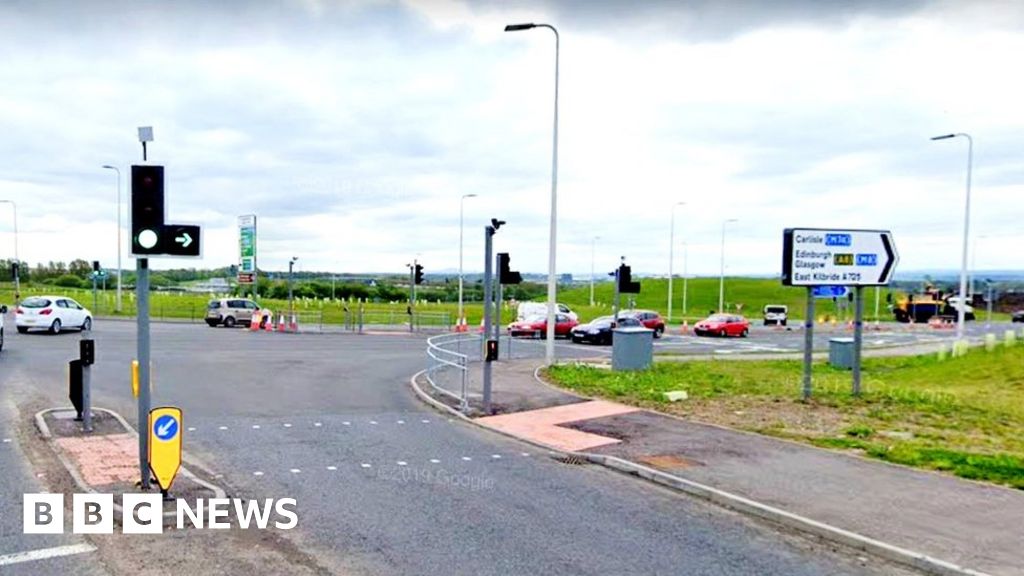 Man critical after being hit by lorry in Coatbridge