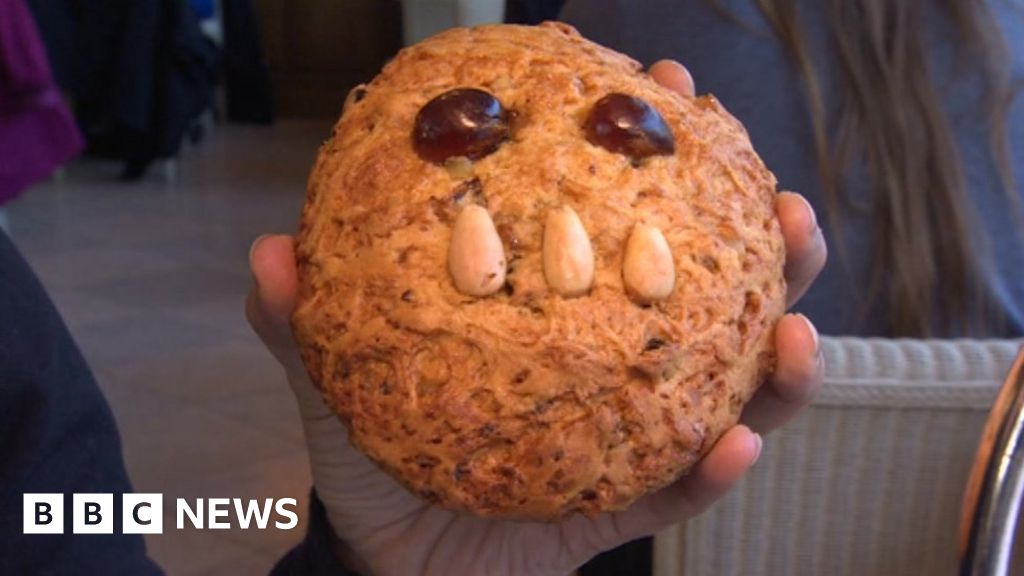 Bettys of Harrogate tells Whitby cafe to drop Fat Rascal name