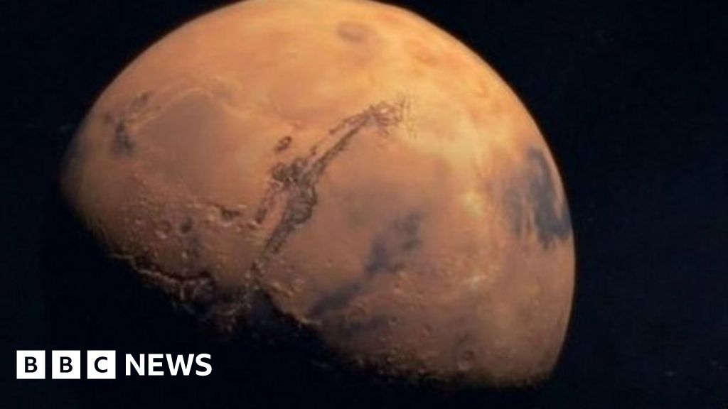 Methane gas clue to 'life on Mars' - BBC News