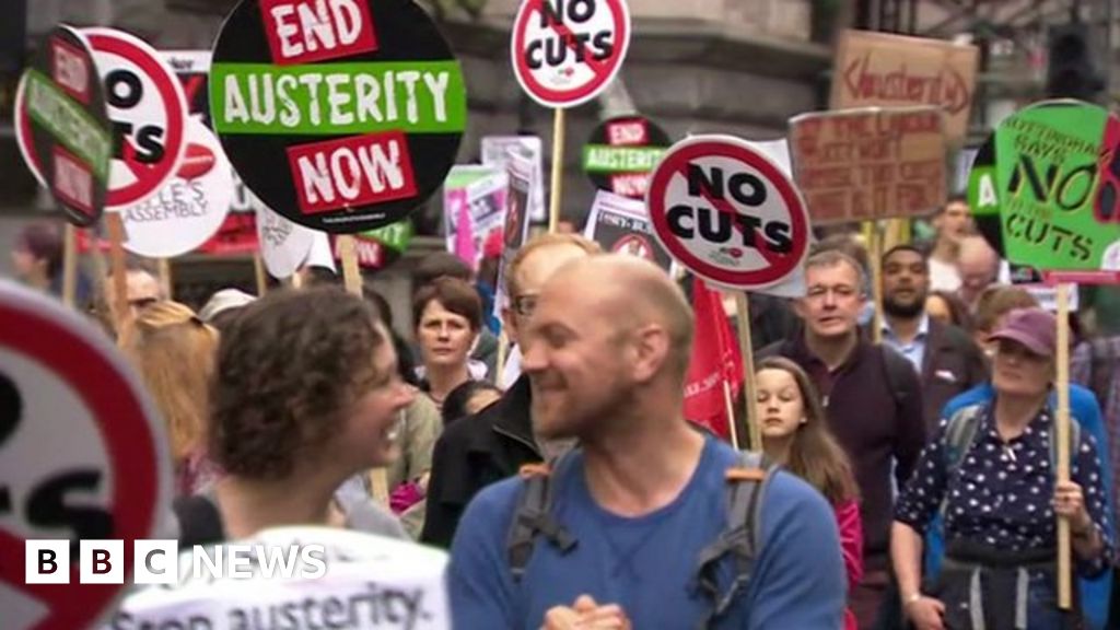 Anti-austerity march in London starts at Bank of England - BBC News