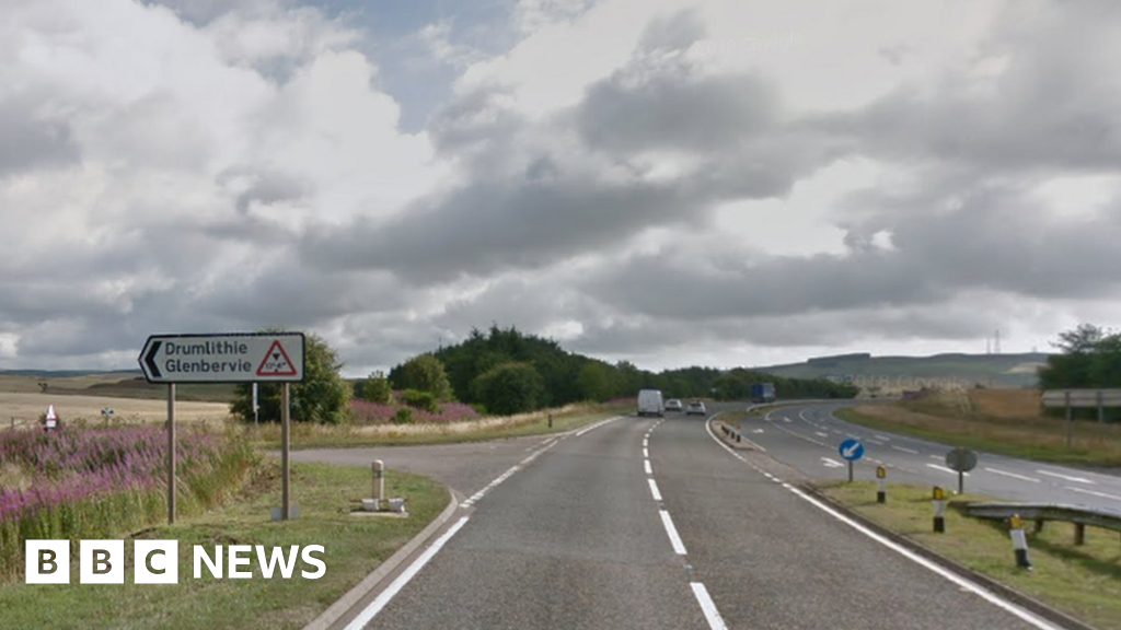 Bus in serious multi-vehicle crash on A90 near Drumlithie - BBC News