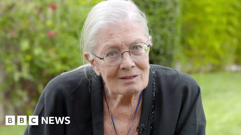 Redgrave debuts as director in refugee crisis film - BBC News