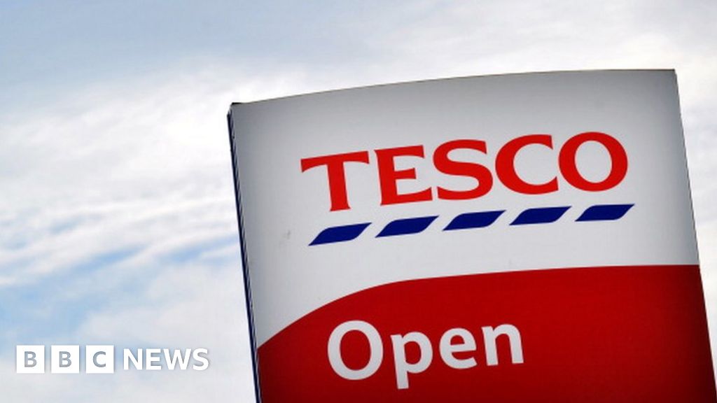 Former Tesco executives deny fraud charges