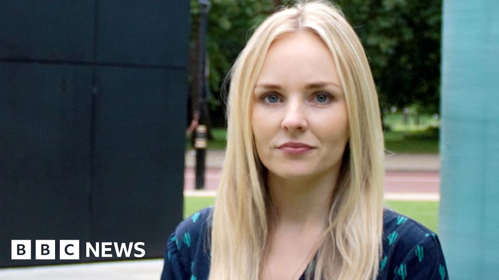 New Year Honours 2023: PC's widow Lissie Harper made MBE - BBC News