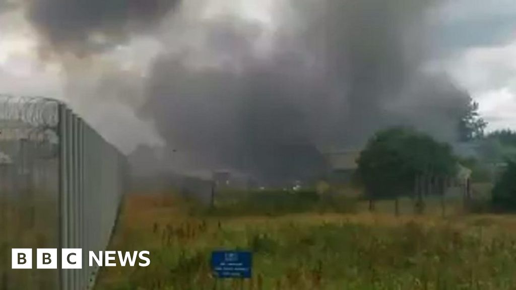 Blaze tackled next to HMP Lindholme in Doncaster - BBC News