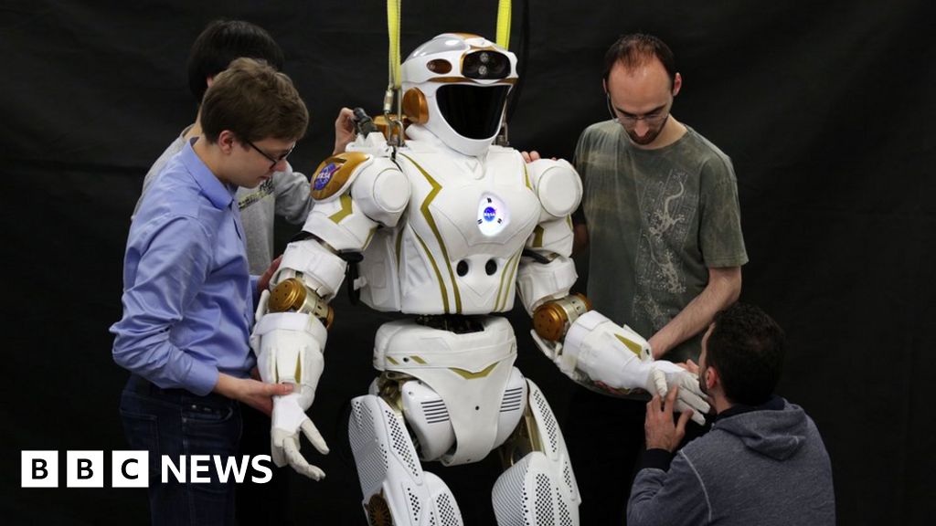 Humanoid robot Valkyrie arrives at Edinburgh University - BBC News