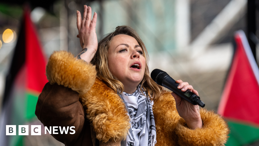 Charlotte Church: Gaza war massively changed me, says singer - BBC News